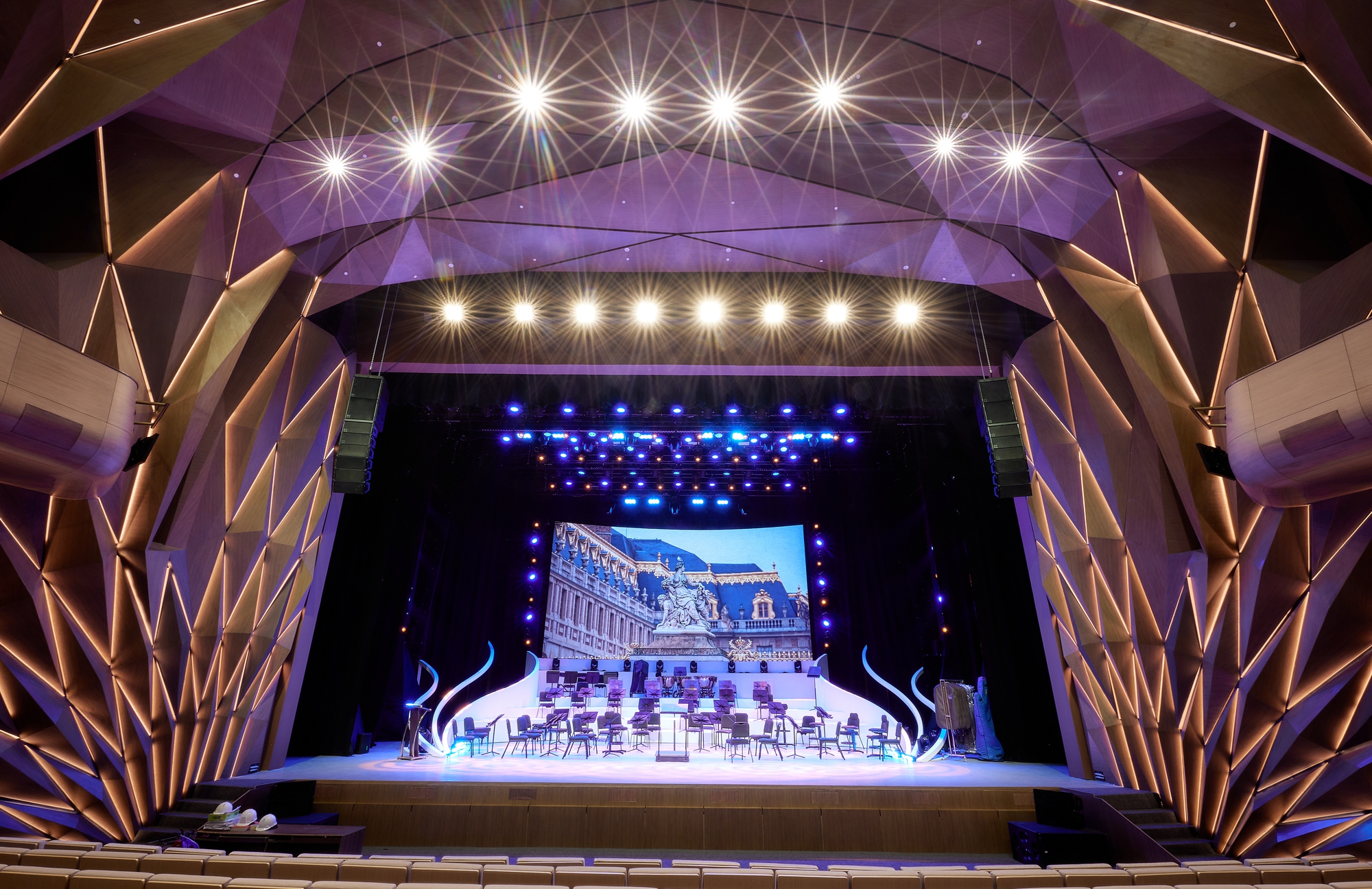 5,000 square-metre Ho Guom Opera House opens