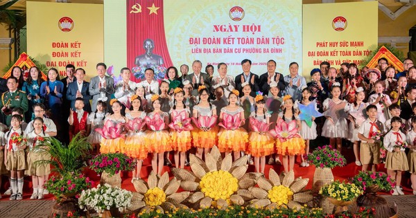 Party chief joins Great National Unity Festival in Ha Noi's Thuong Cat ward