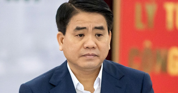 Former mayor faces new charge