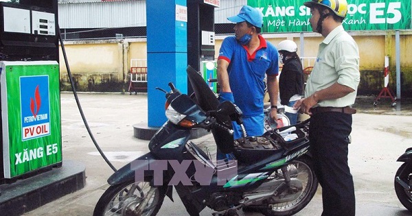 Xăng E5 RON92: Doanh nghiệp tích cực triển khai, người dân dần ủng hộ